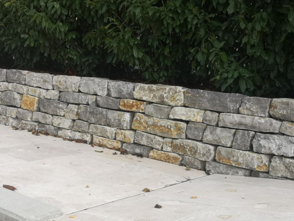 Natursteinmauern | Granitmauer, Gneismauer & Kalksteinmauer